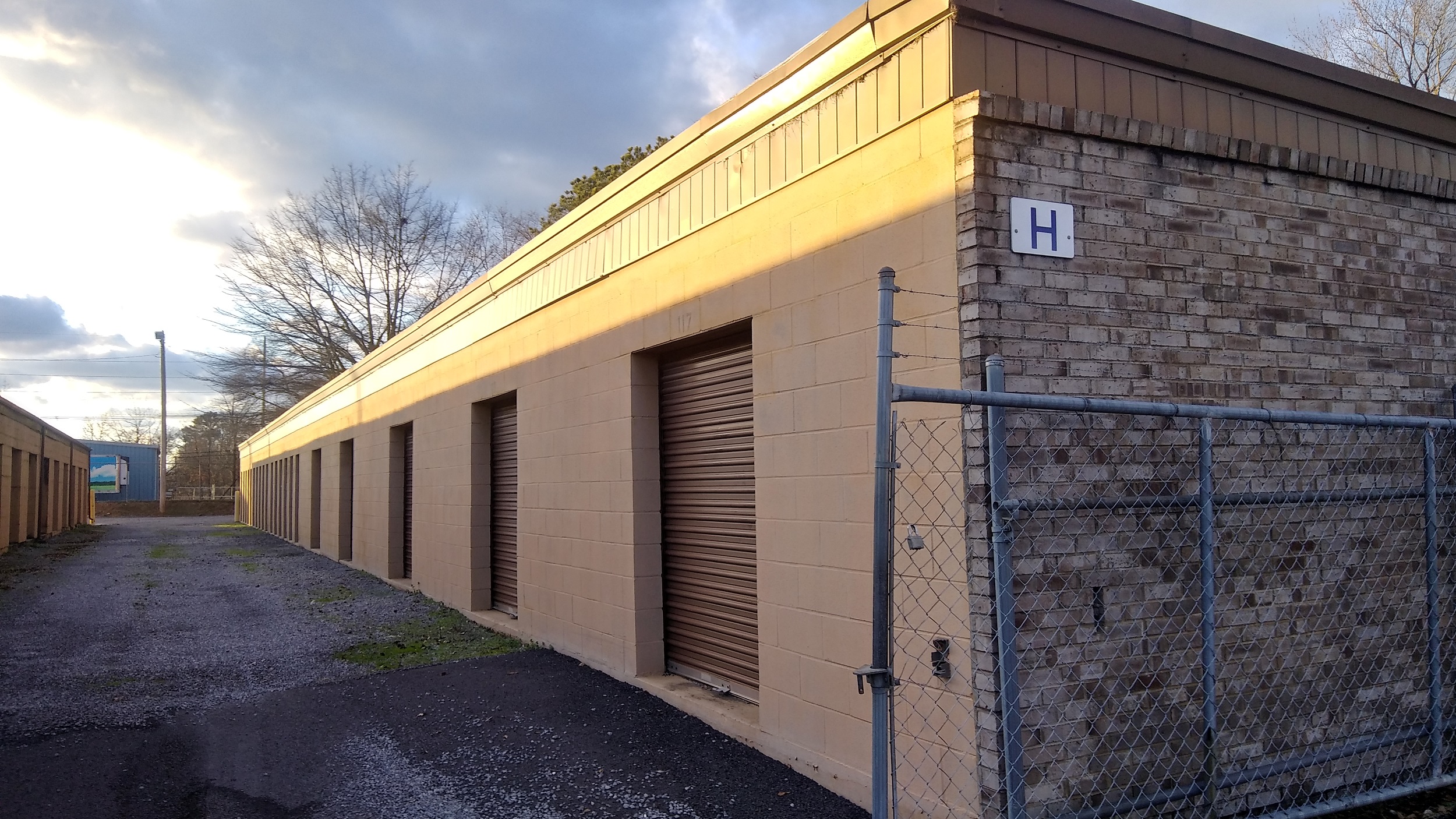 4 Brothers Commercial – Commercial Real Estate Acquisitions & Management